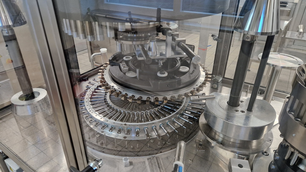 MG2 G 120 Kapsel-Füll- und Verschließmaschine - Gebrauchtmaschinen ...